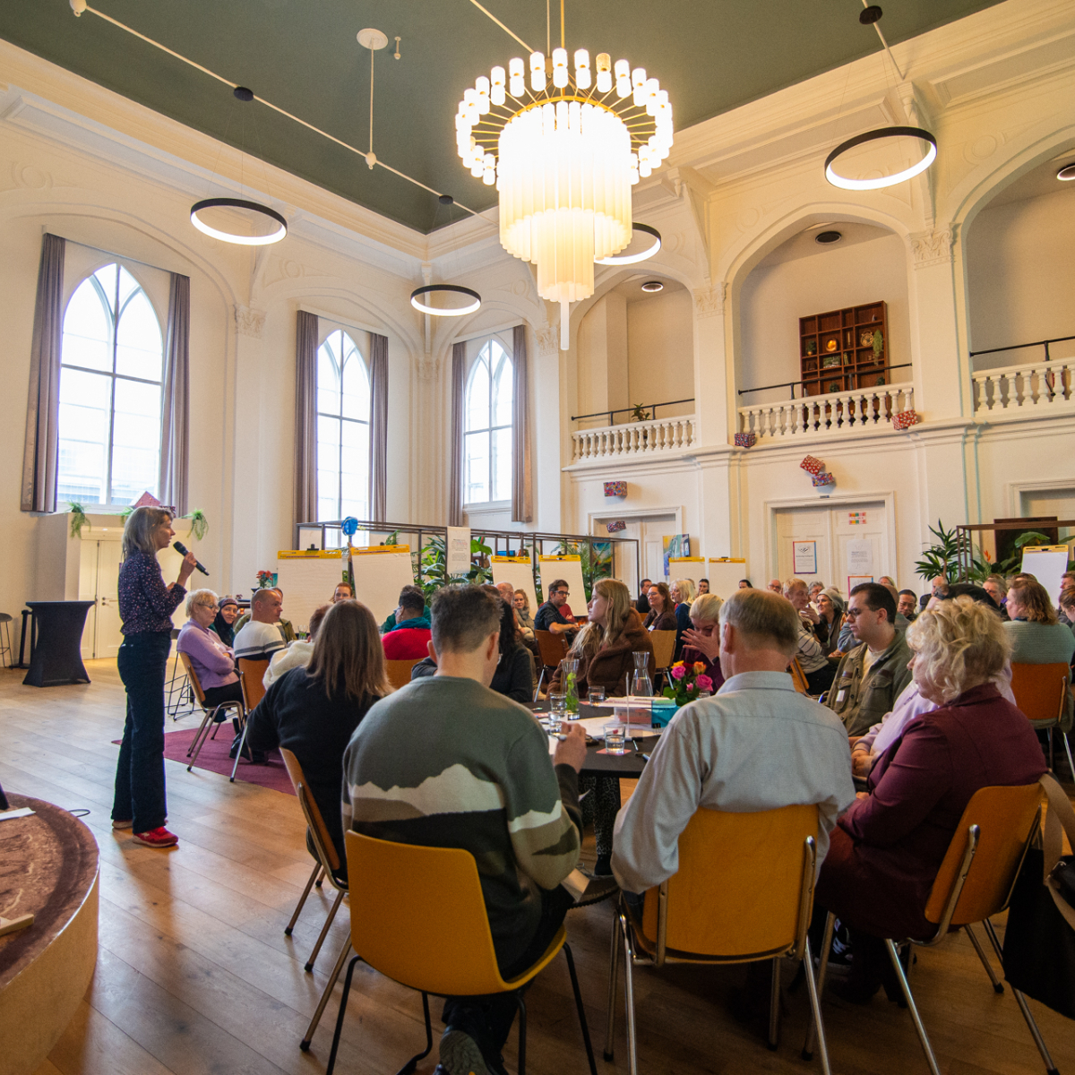 Friezen en Flevolanders denken na over digitalisering, democratie en ...